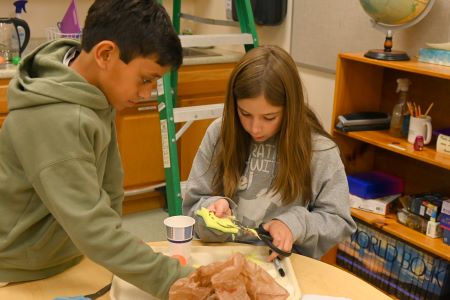 The benefits of multi-age classrooms - Oak Meadow Montessori School